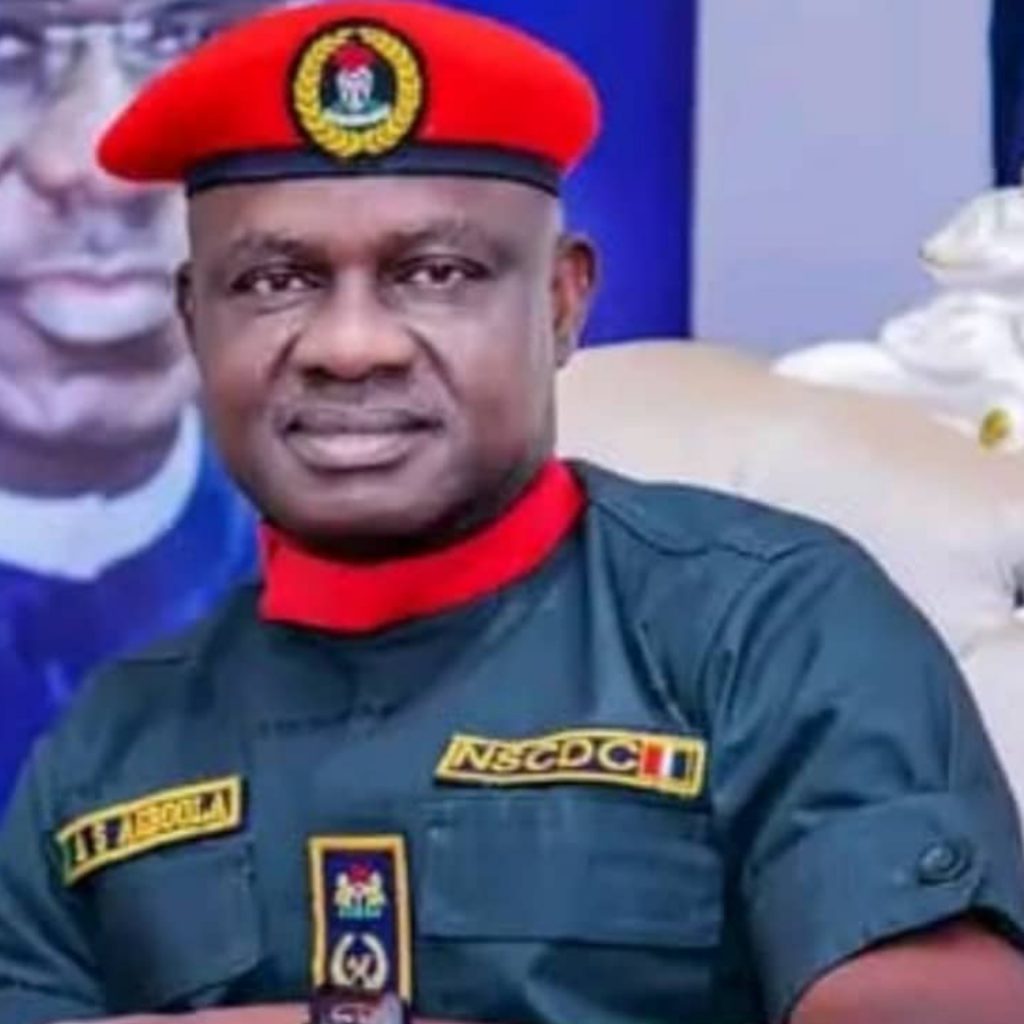 Sunday Agboola Wins National Waves’ NSCDC Commandant of The Year Award ...